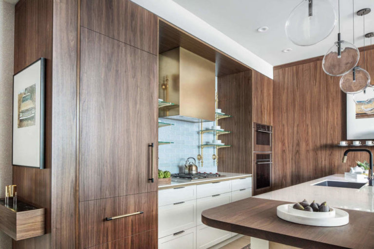 A glamorous modern kitchen