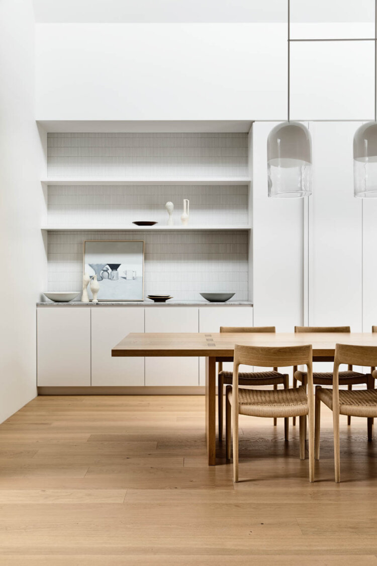 A pared back modern extension to a heritage home in Melbourne