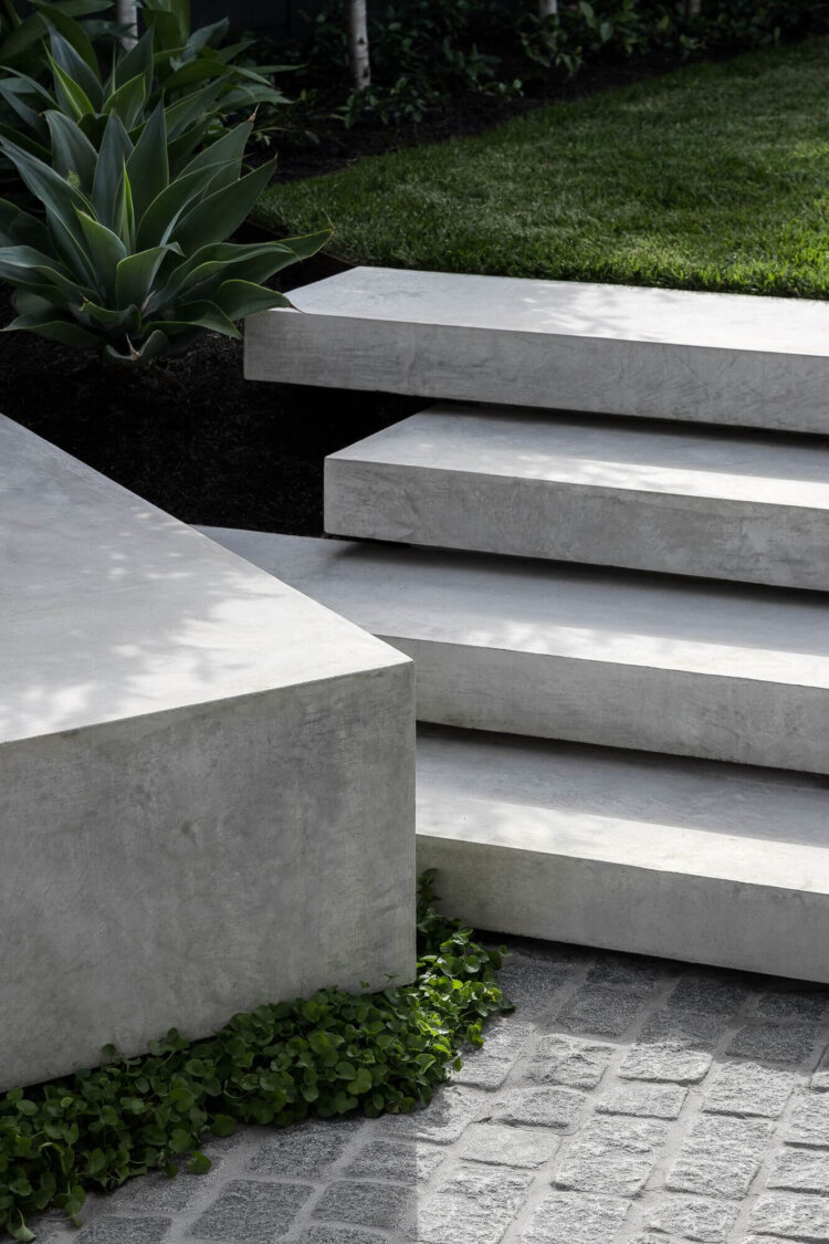 An inner-city garden of concrete and verdant green