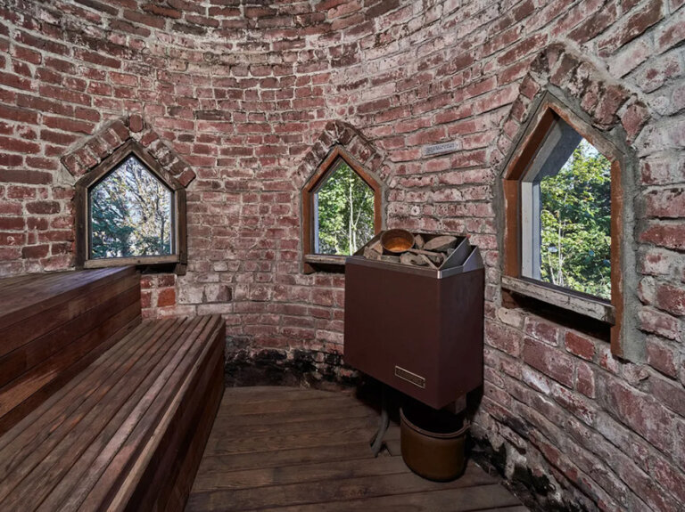 Piggott’s Castle in Portland