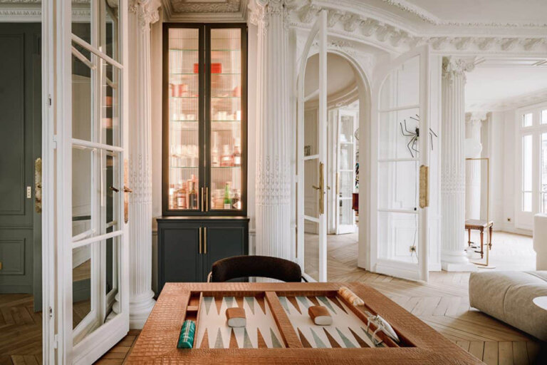 Refreshing a Haussmannian apartment (and keeping original features!)