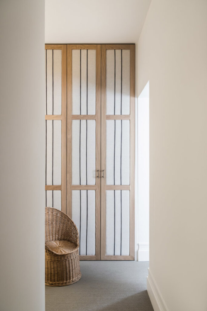 A refined all white apartment in Madrid