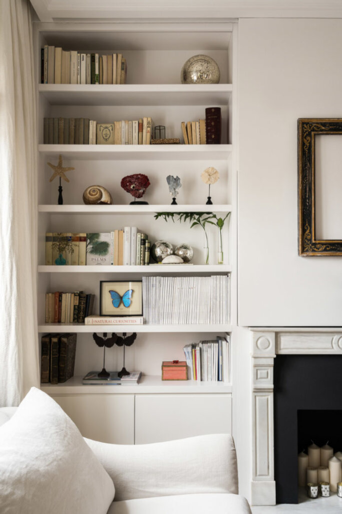 A refined all white apartment in Madrid