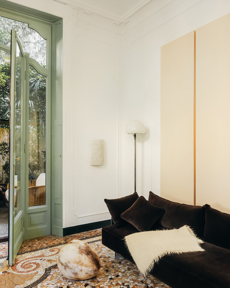 A historic and modernized pied-à-terre in Milan