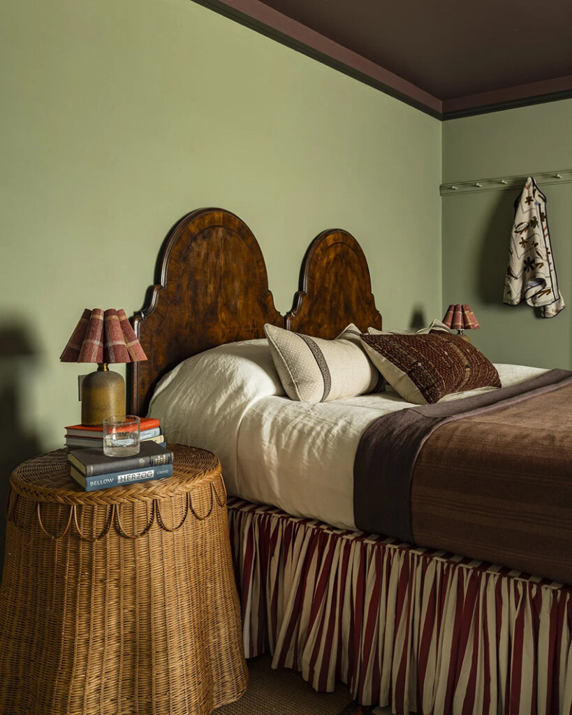 Quintessential country house without the chintz