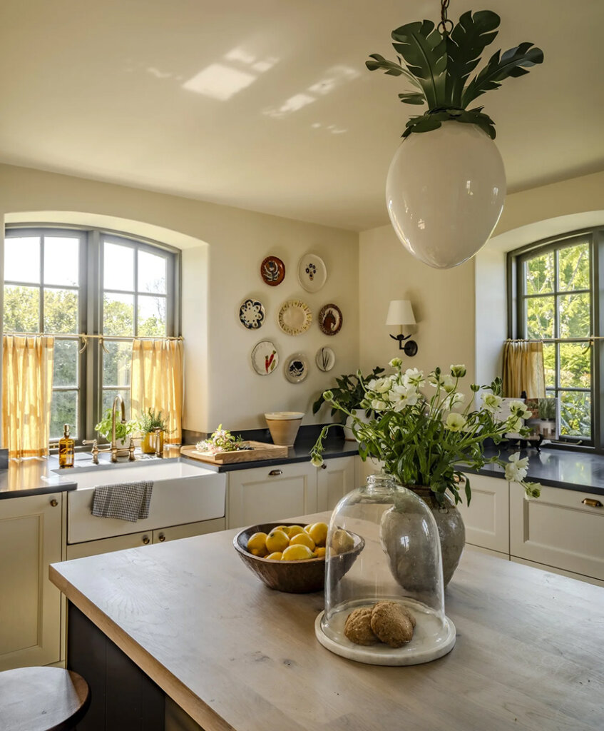 Quintessential country house without the chintz